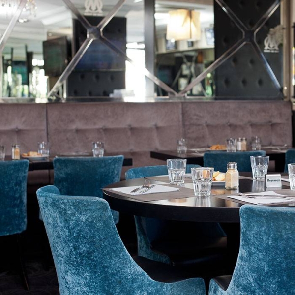 Brasserie Om Café - Restaurant Vieux Port Marseille